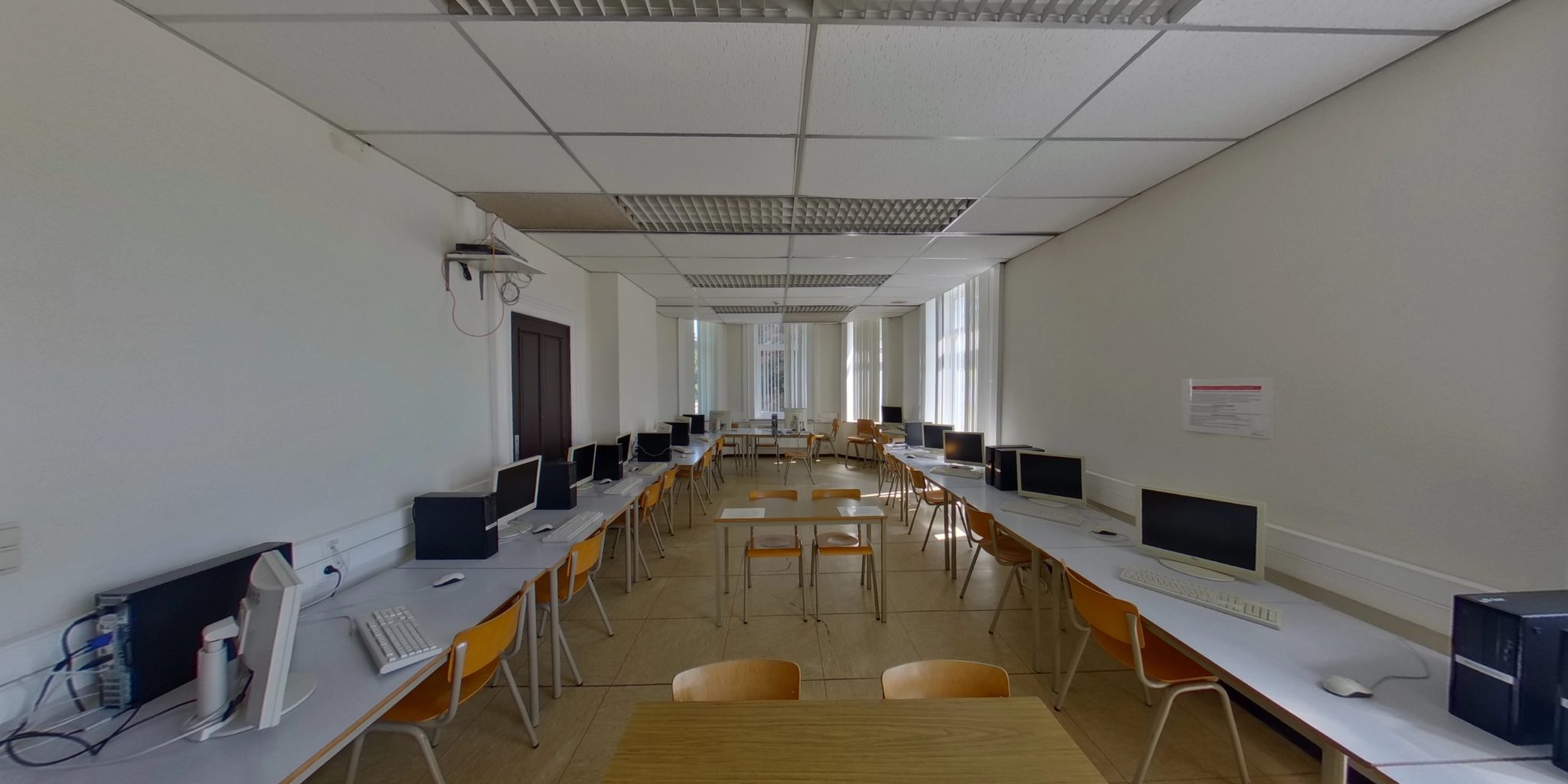 Infrastructures - EAFC-Uccle